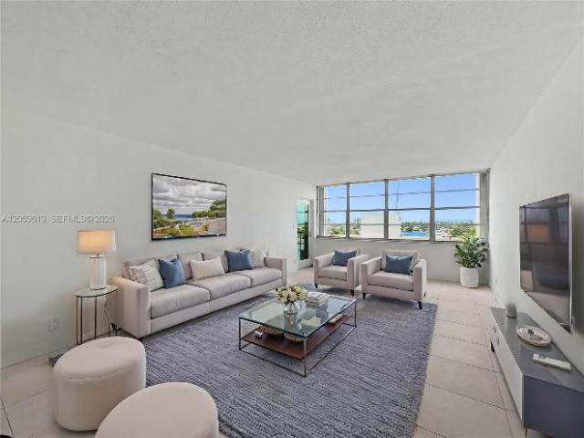 2 Br, 2 bath, Condo 1160 N Federal Hwy