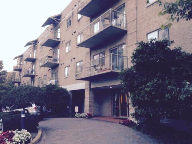 2 Br, 2 bath, Condo 1160 N Quincy St