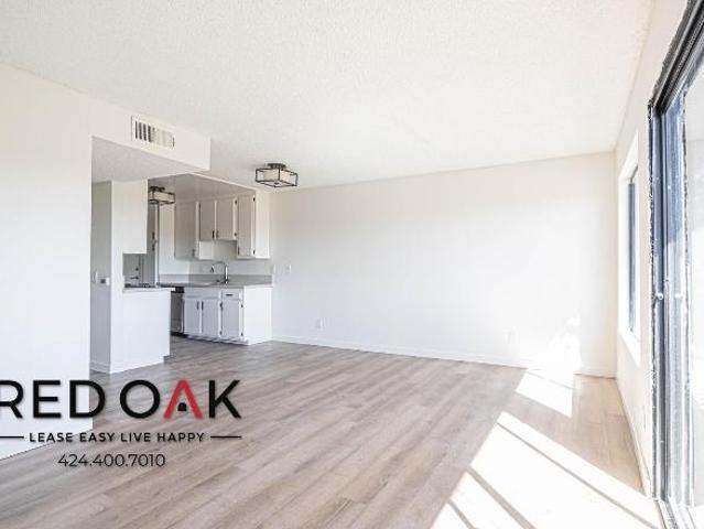 2 Br, 2 bath, Condo 11823 Victory Blvd