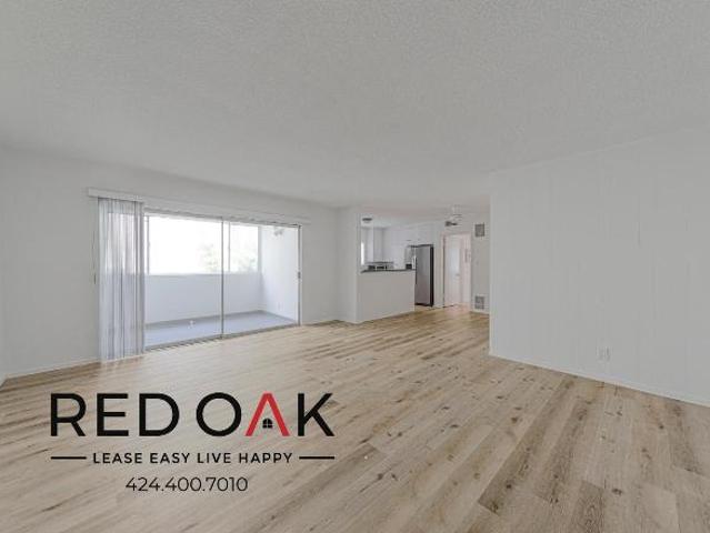 2 Br, 2 bath, Condo 11830 Darlington Ave