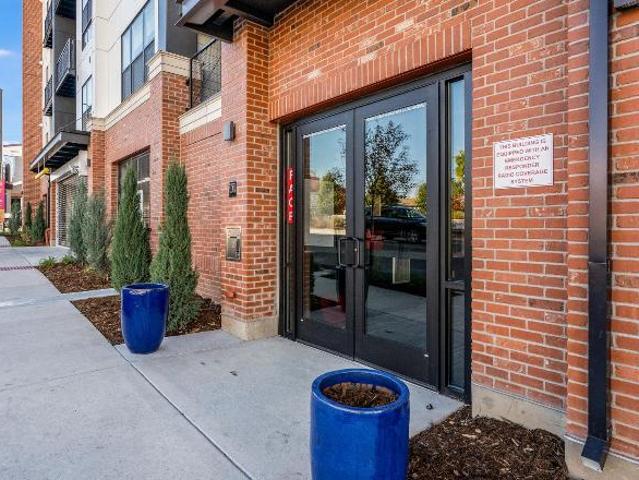 2 Br, 2 bath, Condo 1190 E Hampden Ave