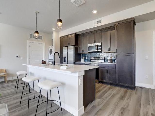 2 Br, 2 bath, Condo 1208 Quitman St