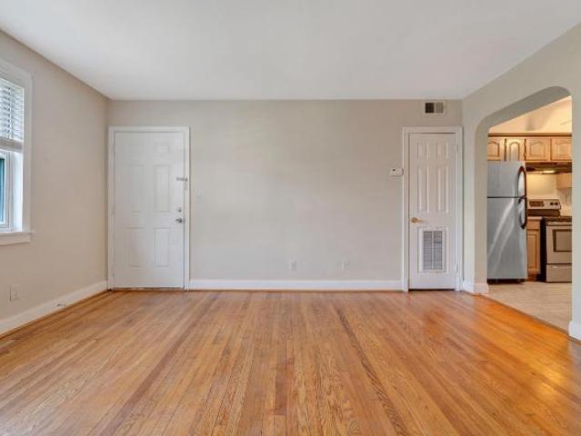 2 Br, 2 bath, Condo 1200 Penn St Ne