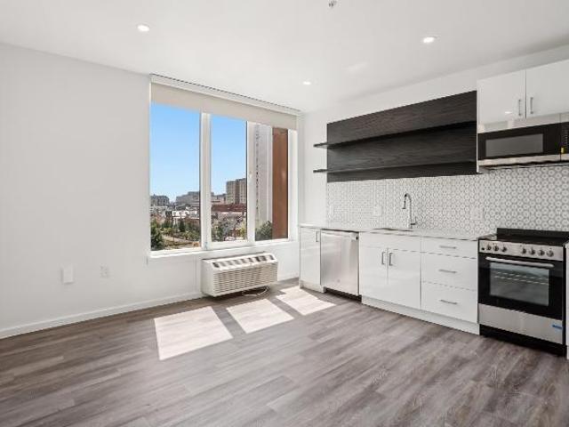 2 Br, 2 bath, Condo 1201 Vine St