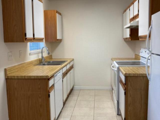 2 Br, 2 bath, Condo 1210 6th Drive