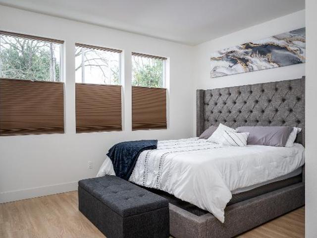 2 Br, 2 bath, Condo 1224 W 24th St