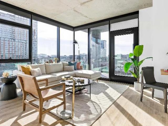 2 Br, 2 bath, Condo 1227 W Fulton St