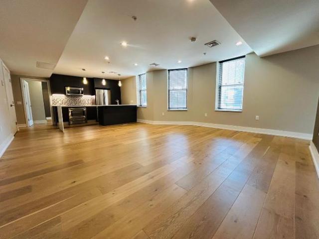 2 Br, 2 bath, Condo 1222 Locust St