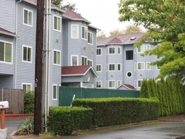 2 Br, 2 bath, Condo 12231 12239 SE Bush