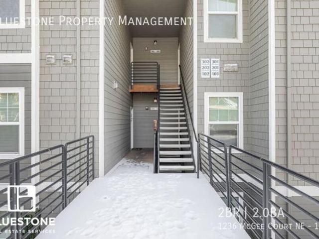 2 Br, 2 bath, Condo 1236 Mcgee Court NE