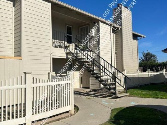 2 Br, 2 bath, Condo 123 Adobe Ct