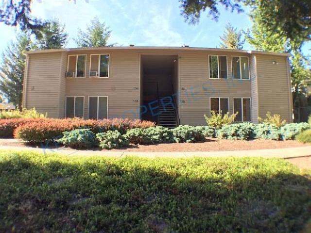 2 Br, 2 bath, Condo 1244 NE 16th St