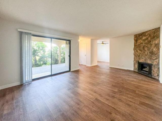2 Br, 2 bath, Condo 12451 Pacific Pacific Ave