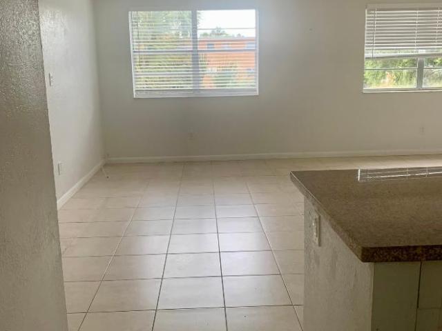 2 Br, 2 bath, Condo 1255 W 53 St