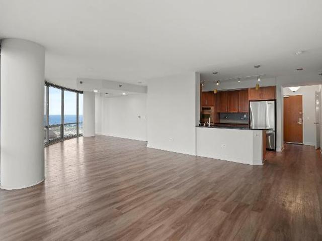 2 Br, 2 bath, Condo 1257 S Michigan Ave