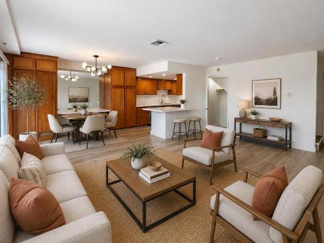 2 Br, 2 bath, Condo 12506 Pacific Ave