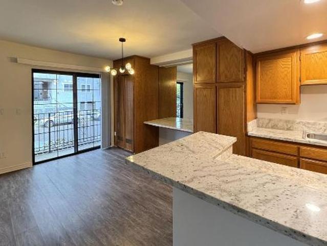 2 Br, 2 bath, Condo 12506 Pacific Ave