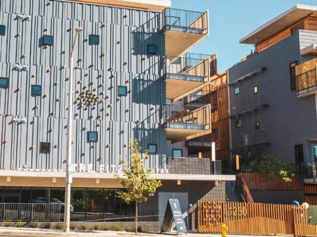 2 Br, 2 bath, Condo 1250 N Fairfax