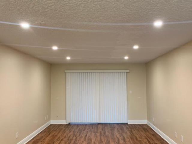 2 Br, 2 bath, Condo 1250 S Denning Dr