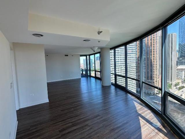 2 Br, 2 bath, Condo 1253 S Michigan Ave