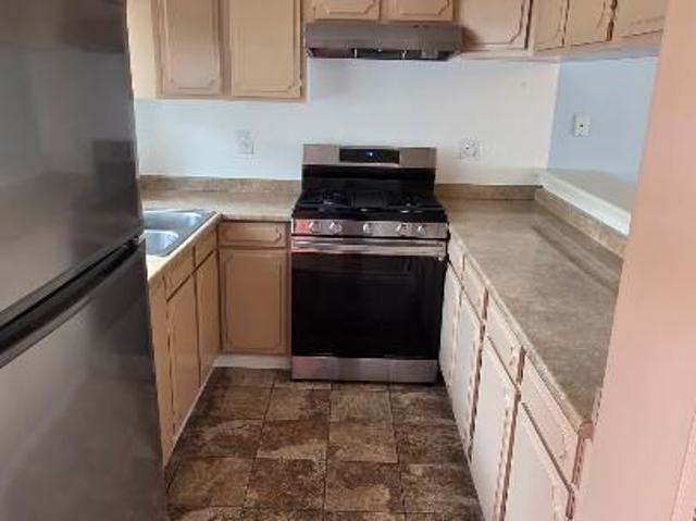 2 Br, 2 bath, Condo 125 Olive St