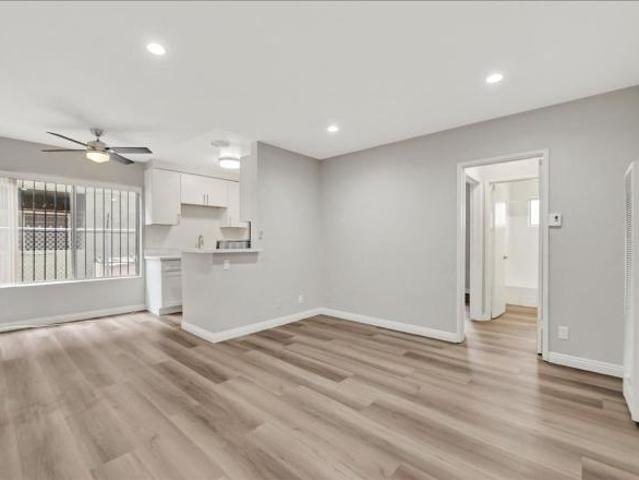 2 Br, 2 bath, Condo 12761 Pacific Ave