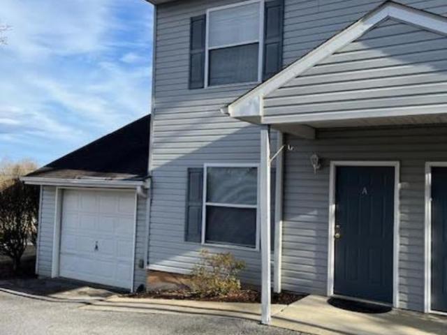 2 Br, 2 bath, Condo 1293 North Main St