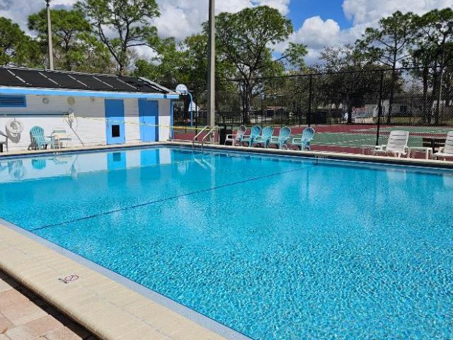 2 Br, 2 bath, Condo 129 Camphor Circle