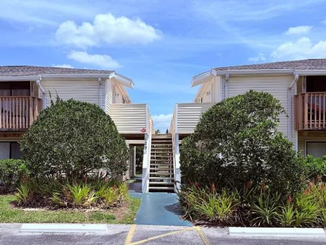 2 Br, 2 bath, Condo 129 Camphor Circle