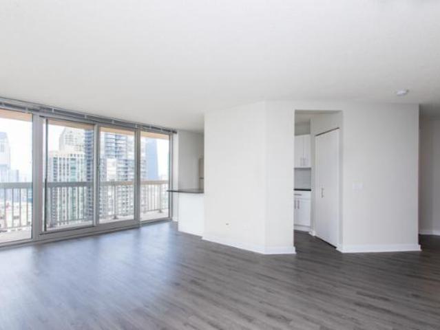 2 Br, 2 bath, Condo 12 W Ohio St