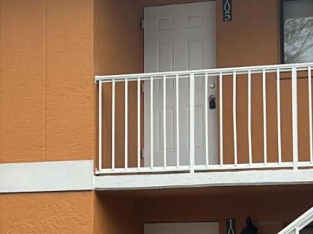 2 Br, 2 bath, Condo 1301 Pridgeon Rd