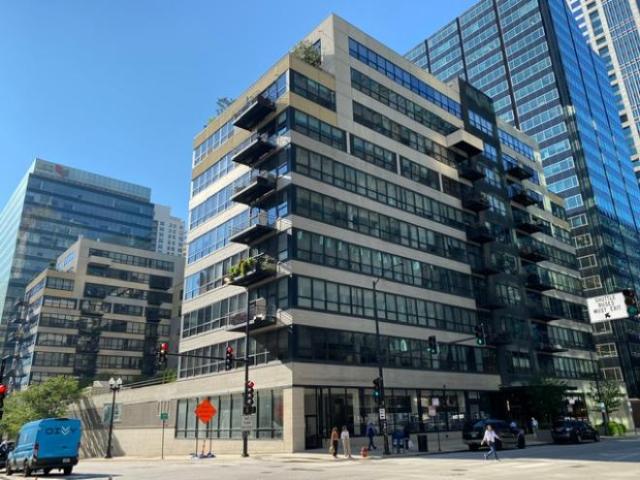 2 Br, 2 bath, Condo 130 S Canal St