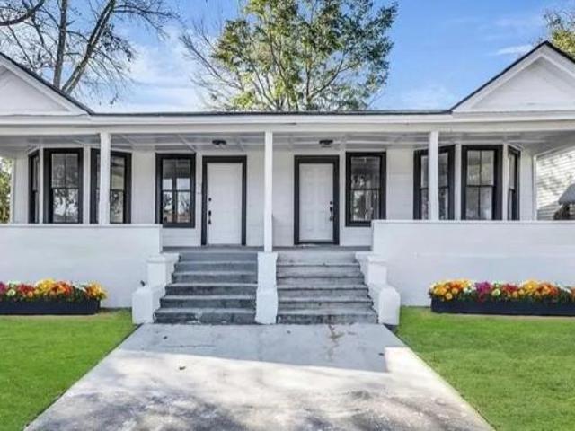 2 Br, 2 bath, Condo 1315 E Anderson St