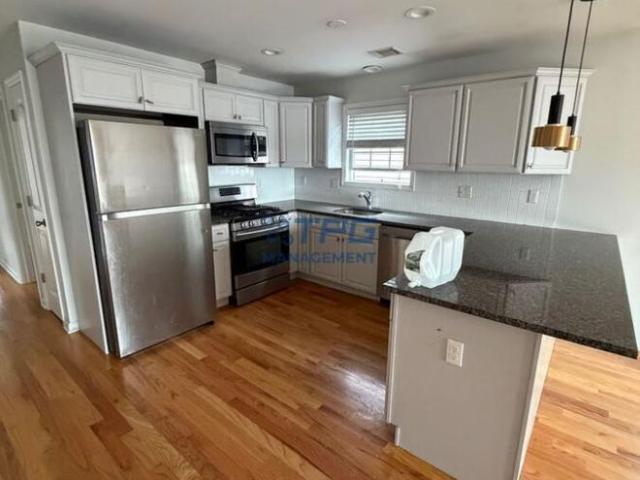 2 Br, 2 bath, Condo 131 Bergen Street