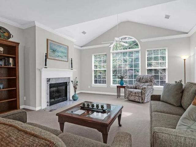 2 Br, 2 bath, Condo 1328 Kingsford Ln