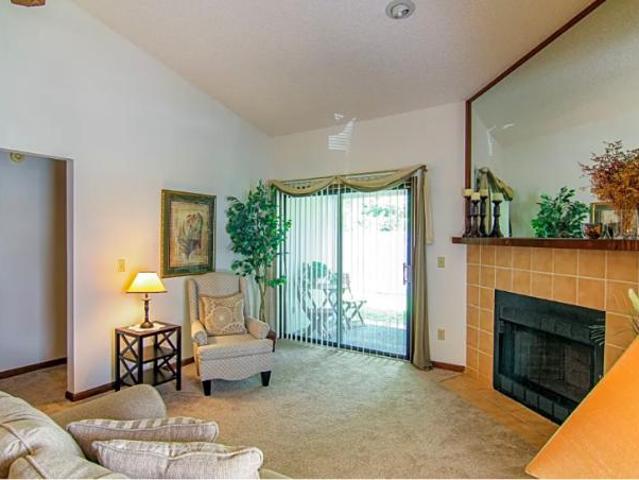 2 Br, 2 bath, Condo 1320 Jefferson Ave