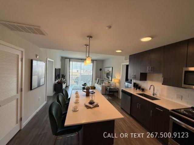 2 Br, 2 bath, Condo 1321 American St