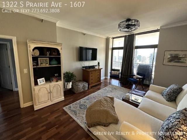 2 Br, 2 bath, Condo 1322 S Prairie Ave