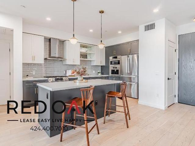 2 Br, 2 bath, Condo 1333 S Orange Grove Ave