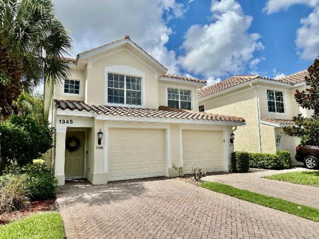 2 Br, 2 bath, Condo 1345 Henley St