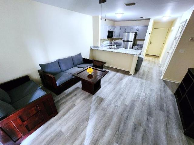 2 Br, 2 bath, Condo 1348 Hunters