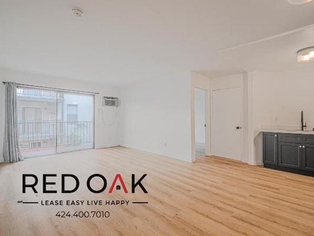 2 Br, 2 bath, Condo 134 N Mariposa Ave