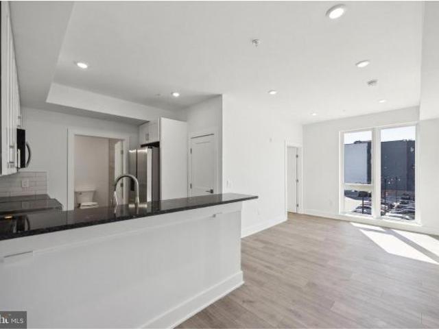 2 Br, 2 bath, Condo 1350 N Front St