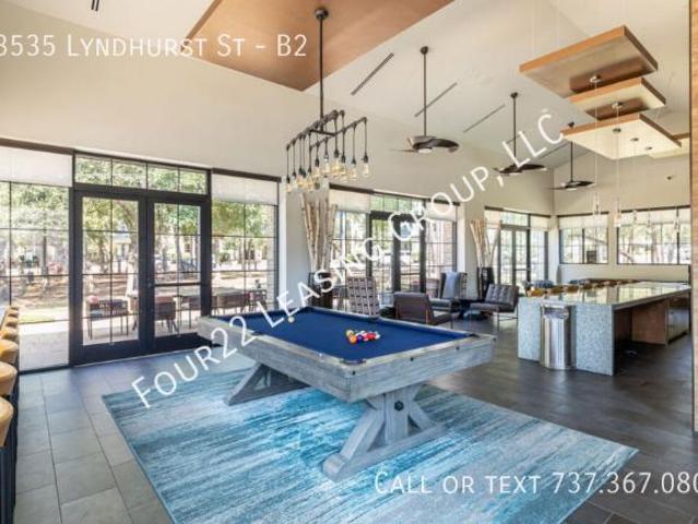 2 Br, 2 bath, Condo 13535 Lyndhurst St