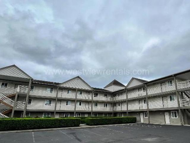 2 Br, 2 bath, Condo 135 Prince Ave