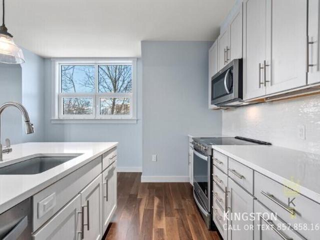 2 Br, 2 bath, Condo 136 Babcock St