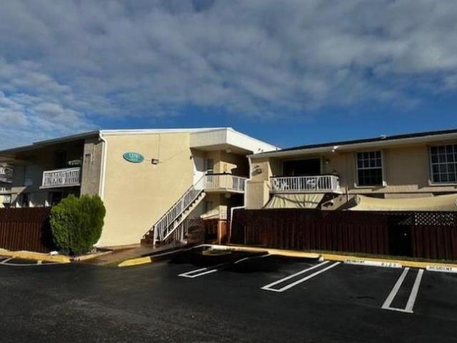 2 Br, 2 bath, Condo 13781 Sw 66 St