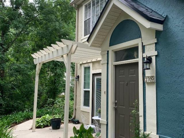 2 Br, 2 bath, Condo 13703 Richmond Park Dr N