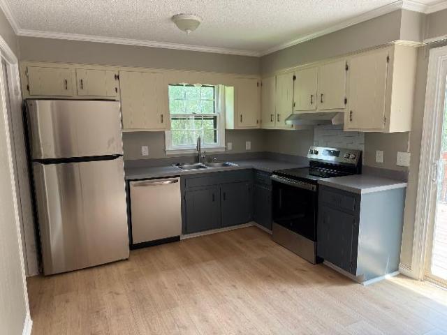 2 Br, 2 bath, Condo 1405 Harth Dr