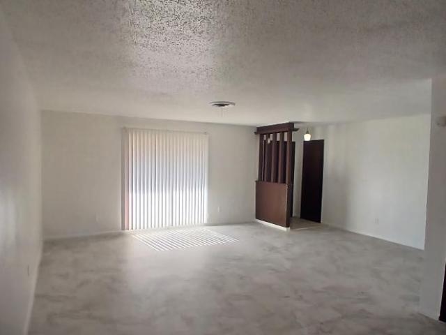 2 Br, 2 bath, Condo 1406 E 1st St